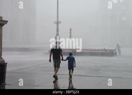 Milan, wave of bad weather, Strong storm, rain and strong gusts of wind ...