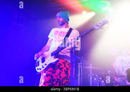 LONDON, ENGLAND - JANUARY 21: Stevey Marsh of ‘EMF’ performing at The ...