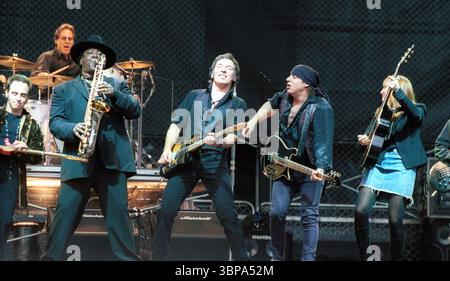 Bruce Springsteen and the E- Street Band featuring Clarence Clemons aka ...