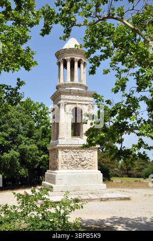 Mausoleum of Julius des Antiques ancient roman monuments located the ...