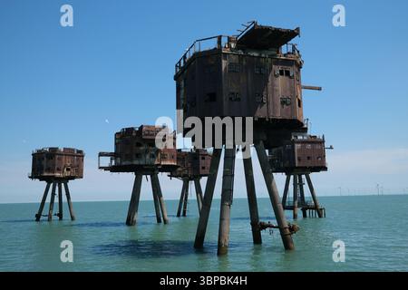 Redsand Towers (Maunsell Forts) eerie abandon Iron structures in the ...