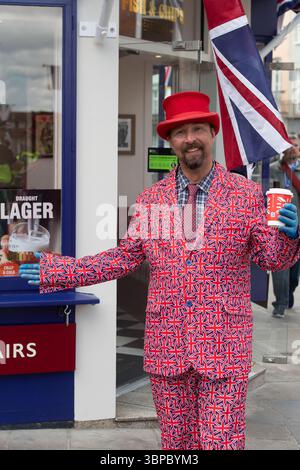 French President Emmanuel Macron wears his sunglasses at the Elysee ...