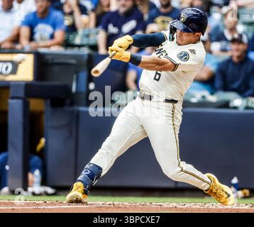 Milwaukee Brewers' Isaac Collins in action during a baseball game ...