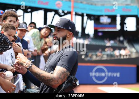 New York Mets' Devin Williams plays during a baseball game Thursday ...