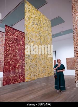 London, UK. 8th Jan, 2026. Piero Hincapie of Arsenal sits injured ...