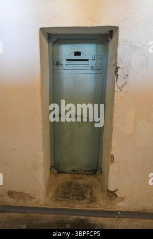 Thessaloniki: Heptapyrgion prison cell. Greece Stock Photo - Alamy