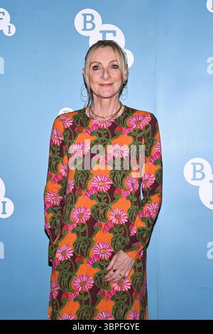 LONDON, ENGLAND - JUNE 06: Lesley Sharp attending ‘The Full Monty ...