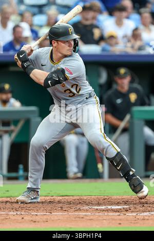 Pittsburgh Pirates catcher Henry Davis (32) in the fifth inning of a ...