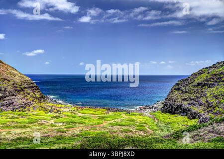 Views along the West Maui loop roadway on the Hawaiian island of Maui ...