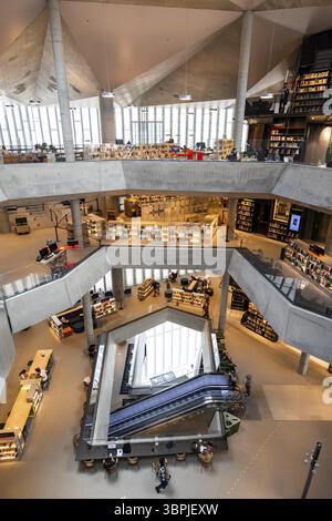 Oslo Public Library modern architecture Stock Photo - Alamy