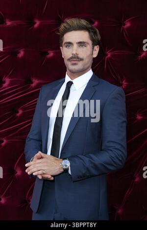 Zac Efron walking the red carpet for the Sydney premiere of The ...