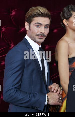 Zac Efron walking the red carpet for the Sydney premiere of The ...