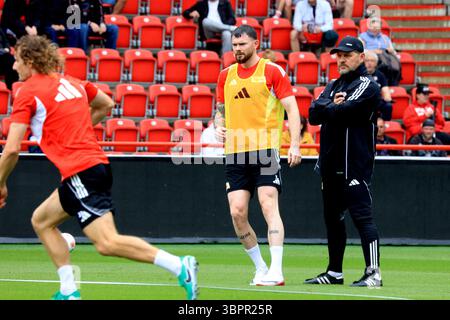 Oliver Burke (Union Berlin, #07) und Team bejubeln das Tor zum 1:3, GER ...