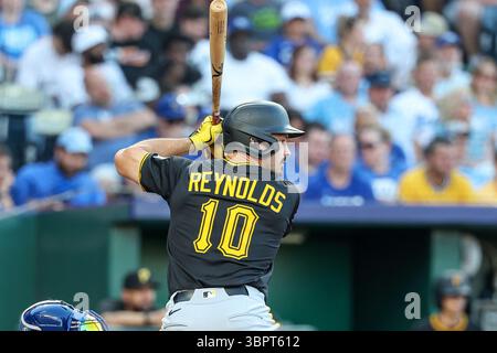 Pittsburgh Pirates designated hitter Bryan Reynolds (10) in the eighth ...