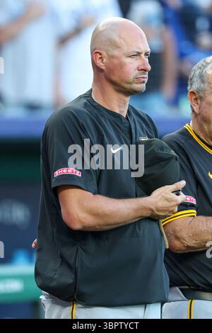 Don Kelly manager for the Pittsburgh Pirates talks with reporters ...