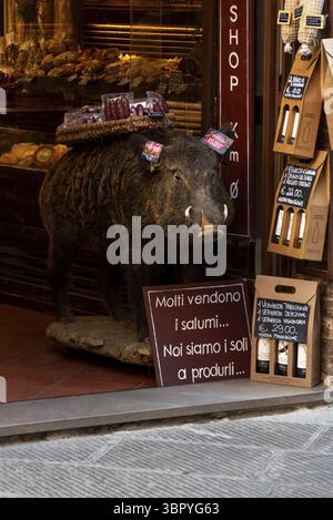 Italy, Tuscany, San Gimignano, speciality business Stock Photo - Alamy