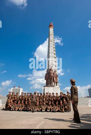 North Korean female soldiers posing in front of the Juche tower, DGC ...