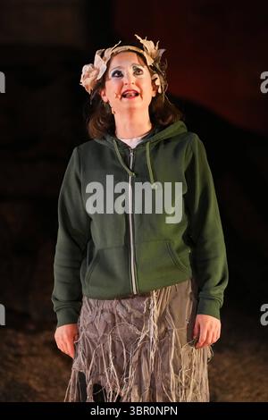 Die Nibelungen-Festspiele Worms. Lisa Natalie Arnold als Blatt, Eivin ...
