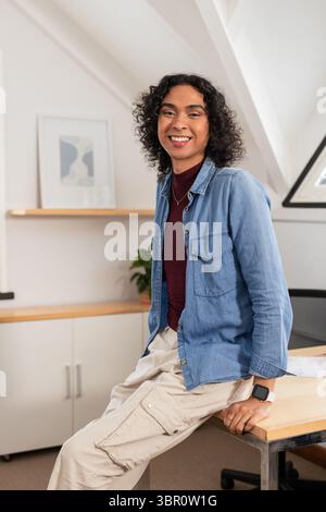 minimalist ceiling and walls in loft interior Stock Photo - Alamy