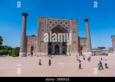 The stunning Registan Square in Samarkand, Uzbekistan Stock Photo - Alamy