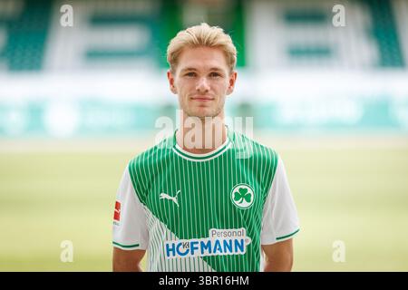 10 July 2025, Bavaria, Fürth: Soccer: 2nd Bundesliga, photo session ...