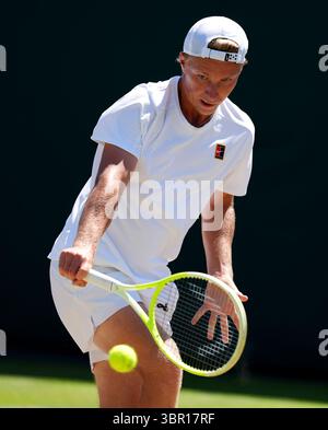 Benjamin Willwerth during his Boys' Singles match against Max ...