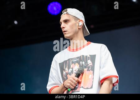 Landmvrks ( landmarks) performs live at slam dunk festival leeds, 25th ...