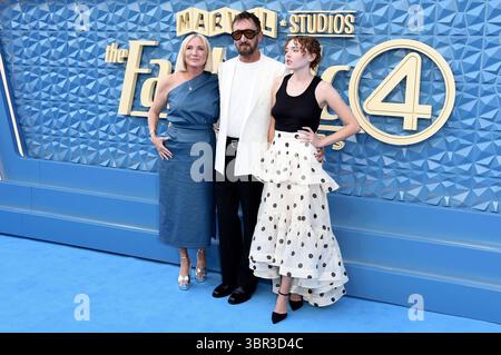 Ralph Ineson mit Ehefrau Ali Ineson und Tochter Rebecca Ineson bei der ...