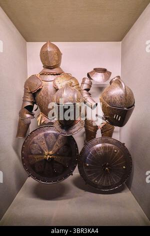 The metal Plate Armour, Armor, Panoply room of battle knight uniforms ...
