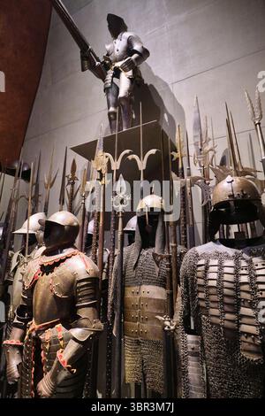 The metal Plate Armour, Armor, Panoply room of battle knight uniforms ...