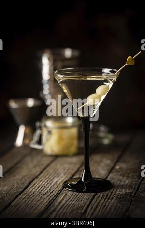 Vodka Gibson cocktail in a martini glass Stock Photo - Alamy