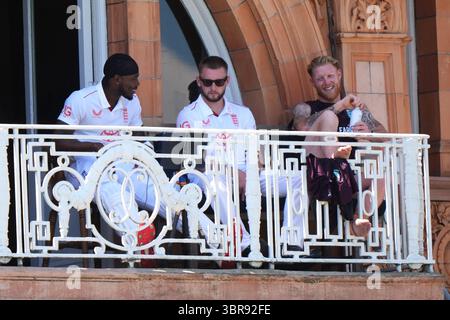England’s Ben Stokes (left) and England’s Ben Duckett (right) share a ...