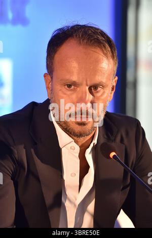 Alberto Gilardino, head coach of Pisa SC, looks on prior to the Serie A ...