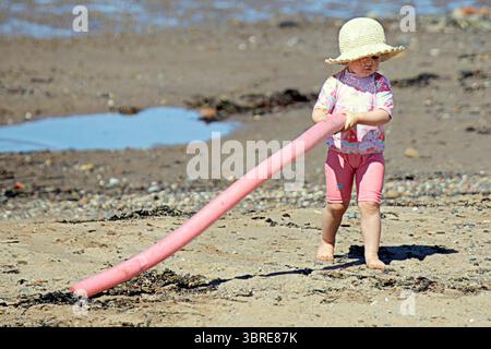 Prestwick, Ayr, Scotland, UK. 12th July, 2025. UK Weather: Scorching ...