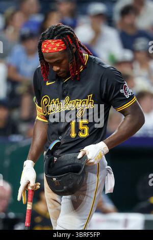 Pittsburgh Pirates center fielder Oneil Cruz (15) in the fourth inning ...