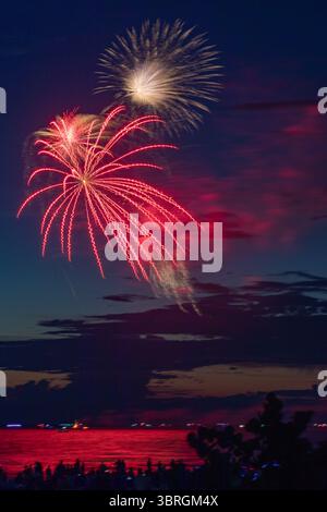 Marco Island, USA. 04th July, 2025. A 4th of July American fireworks ...