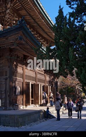 The Hatto (Dharma Hall), the largest Buddhist wooden structure in ...