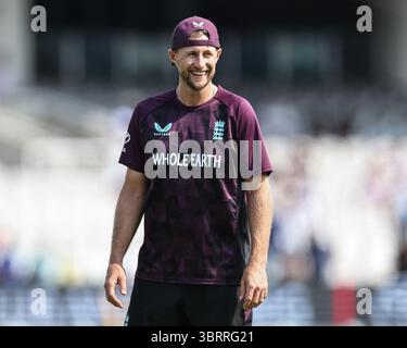 Joe Root of England smiles India consider a review on his wicket Stock ...