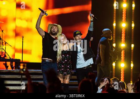 Dean Brody, Mackenzie Porter and Dallas Smith during the 2019 Canadian ...