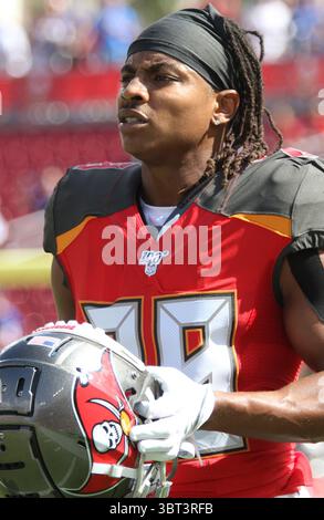 New York Giants cornerback James Bradberry (24) runs against the ...