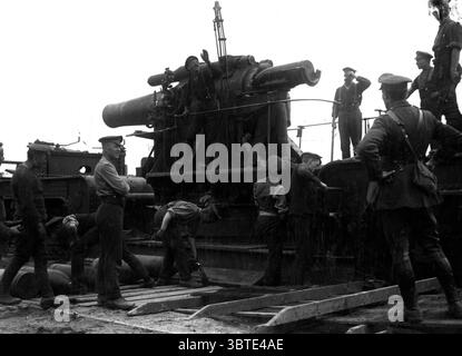 12 inch railway howitzer Dickebusch 14061916 Stock Photo - Alamy
