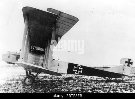 German Gotha G III heavy bomber plane, WW1 Stock Photo - Alamy