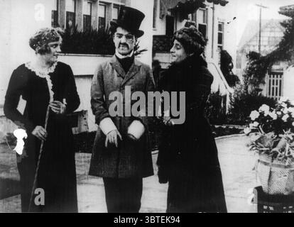 Charlie Chaplin in Making a Living - 1914 Stock Photo - Alamy