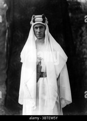 Col T E Lawrence - Lawrence of Arabia as taken by an American ...