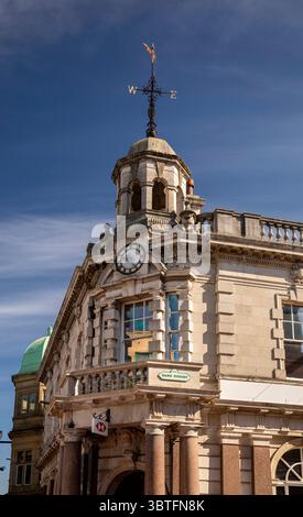 HSBC Bank Commercial building Stock Photo - Alamy