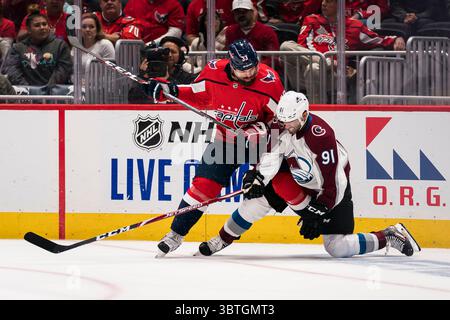 Colorado Avalanche center Nazem Kadri (91) in the second period of an ...