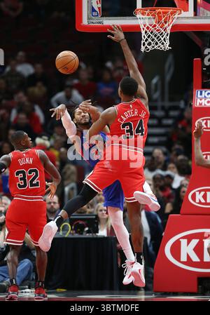 Detroit Pistons' Derrick Rose passes against the Cleveland Cavaliers in ...