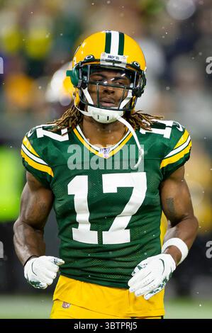 Green Bay Packers' Davante Adams wears a Crucial Catch pullover ...