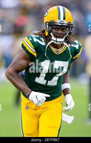 Green Bay Packers' Davante Adams wears a Crucial Catch pullover ...