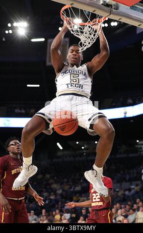 Georgia Tech forward Moses Wright (5) dunks in the first half of an ...